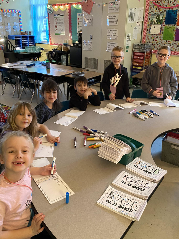 W.E.S Students Celebrate 100th Day! | Waterford Elementary